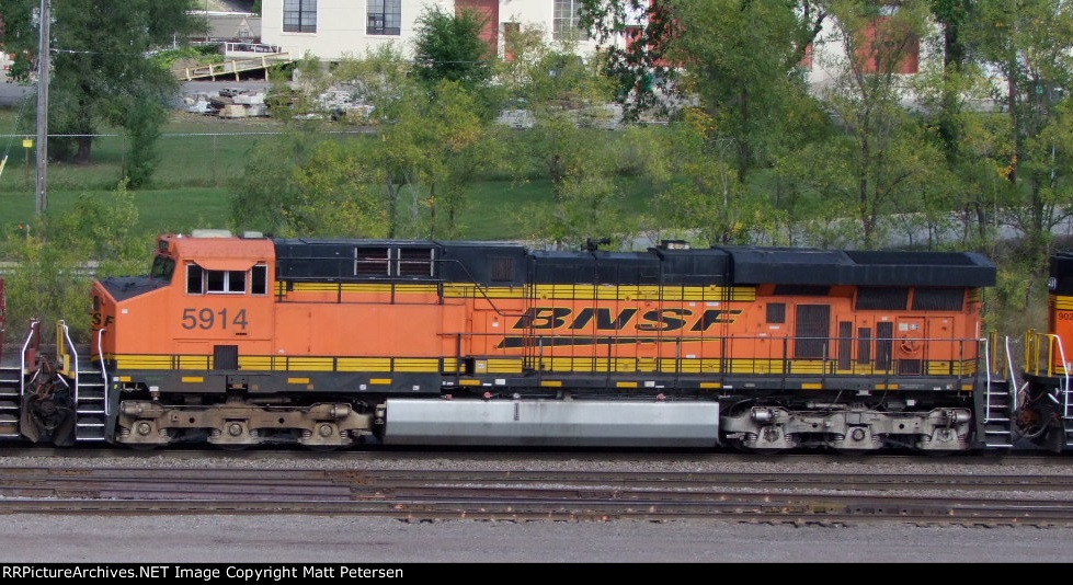BNSF 5914